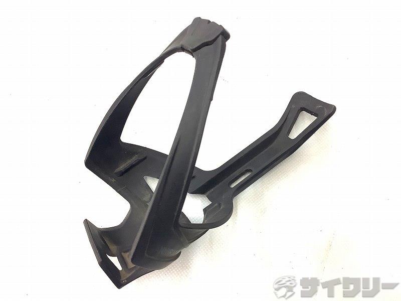 製品情報カテゴリ用品類 ボトルケージ メーカーエリート年式-色状態ランクD(年式相応のキズあり)送料サイズ小型サイズパーツ規格：レーサーボトル色：BLK状態コメント中古商品です。使用感汚れあります。その他参考価格￥3、130ELITE