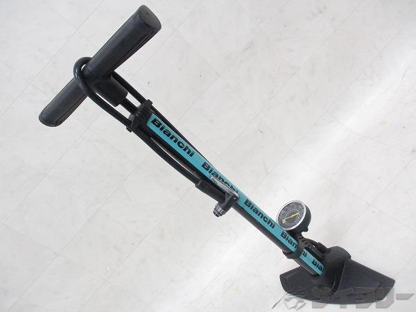 製品情報カテゴリ用品類 空気入れ、ポンプ フロアポンプ メーカービアンキ年式-色状態ランクC(少々キズあり)送料サイズ小型サイズパーツバルブ規格：仏/米式エアゲージ有無：有色：チェレステ状態コメント中古商品です。使用に伴う傷、使用感がござい...