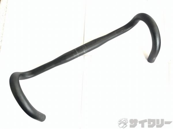 製品情報カテゴリハンドル関連 ハンドル ドロップ メーカーラピエール年式-色状態ランクD(年式相応のキズあり)送料サイズ小型サイズハンドル幅：約420mm（エンドC-C実測）クランプ径：31.8mmパーツ色：ブラック状態コメント中古商品でご...