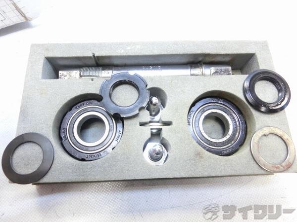 製品情報カテゴリドライブトレイン ボトムブラケット JIS メーカースギノ年式-色状態ランクD(年式相応のキズあり)送料サイズ小型サイズ対応シェル幅：68mmスピンドル長：118.5mm程パーツ規格：JISリンク規格：スクエア状態コメント中...