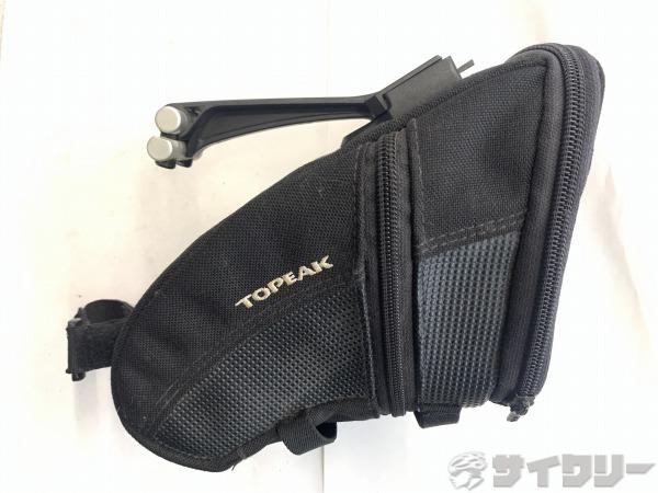 製品情報カテゴリ用品類 バッグ類（車体用） サドルバッグ メーカートピーク年式-色状態ランクD(年式相応のキズあり)送料サイズ小型サイズサイズ：横230x高さ130x幅110mm程パーツ色：ブラック状態コメント中古商品でございます。使用に伴...