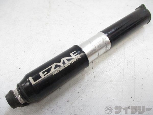 製品情報カテゴリ用品類 空気入れ、ポンプ 携帯ポンプ メーカーレザイン年式-色状態ランクC(少々キズあり)送料サイズ小型サイズパーツバルブ規格：仏/米式エアゲージ有無：無状態コメント中古商品です。使用に伴う小傷、使用感がございます。フレーム...