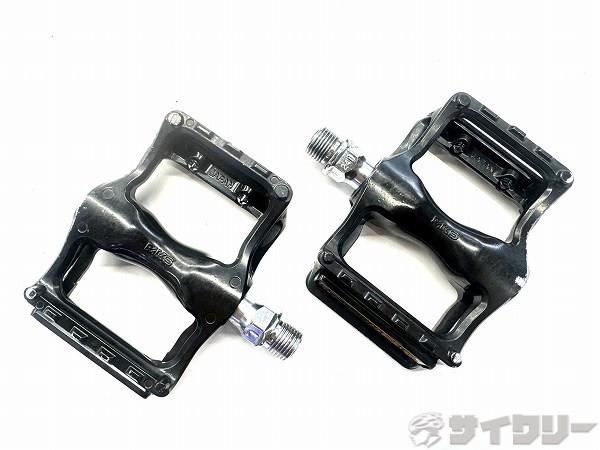 製品情報カテゴリペダル関連 ペダル フラットペダル メーカー三ヶ島年式-色状態ランクD(年式相応のキズあり)送料サイズ小型サイズパーツ色：ブラック状態コメント中古商品でございます。使用感、傷、汚れがございます。削れ箇所がございます。軸にゴリ...