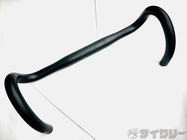 製品情報カテゴリハンドル関連 ハンドル ドロップ メーカーメリダ年式-色状態ランクC(少々キズあり)送料サイズ小型サイズハンドル幅：約380mm（エンドC-C実測）クランプ径：31.8mmパーツ色：ブラック状態コメント中古商品でございます。...