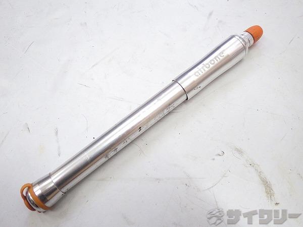 製品情報カテゴリ用品類 空気入れ、ポンプ 携帯ポンプ メーカーエアボーン年式-色状態ランクC(少々キズあり)送料サイズ小型サイズパーツバルブ規格：仏式エアゲージ有無：無し色：シルバー状態コメント中古商品でございます。使用に伴う、キズ・汚れが...