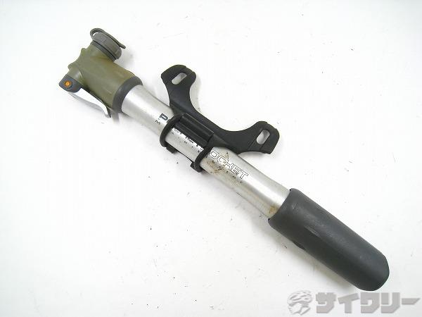 製品情報カテゴリ用品類 空気入れ、ポンプ 携帯ポンプ メーカートピーク年式-色状態ランクD(年式相応のキズあり)送料サイズ小型サイズ長さ：125mmパーツバルブ規格：仏/米式エアゲージ有無：無し状態コメント中古商品です。傷、汚れ、変色がござ...