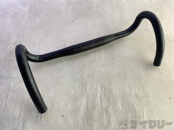製品情報カテゴリハンドル関連 ハンドル ドロップ メーカージャイアント年式-色状態ランクC(少々キズあり)送料サイズ小型サイズパーツクランプ径：31.8mmハンドル幅：約400mm（エンドC-C実測)状態コメント中古商品でございます。　　　...