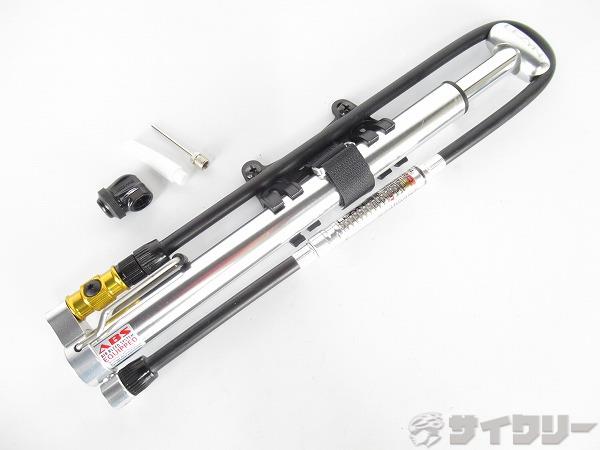 製品情報カテゴリ用品類 空気入れ、ポンプ 携帯ポンプ メーカーレザイン年式-色状態ランクC(少々キズあり)送料サイズ小型サイズパーツバルブ規格：米・仏式エアゲージ有無：有色：シルバー状態コメント中古商品でございます。使用に伴う傷や擦れがござ...