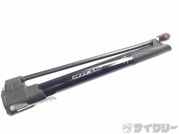 製品情報カテゴリ用品類 空気入れ、ポンプ 携帯ポンプ メーカーエイカー年式-色状態ランクD(年式相応のキズあり)送料サイズ小型サイズパーツバルブ規格：仏式・米式色：ブラックエアゲージ有無：有状態コメント中古商品でございます。使用感、傷、汚れ...