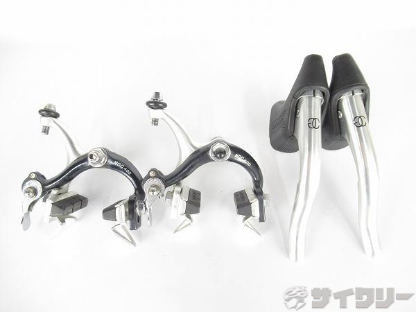 製品情報カテゴリブレーキ関連 ブレーキレバー＆ブレーキ メーカーダイアコンペ年式色状態ランクD(年式相応のキズあり)送料サイズ小型サイズパーツ状態コメント中古商品でございます。使用に伴う傷や擦れ、くすみ、腐食がございます。ブレーキレバーのフ...