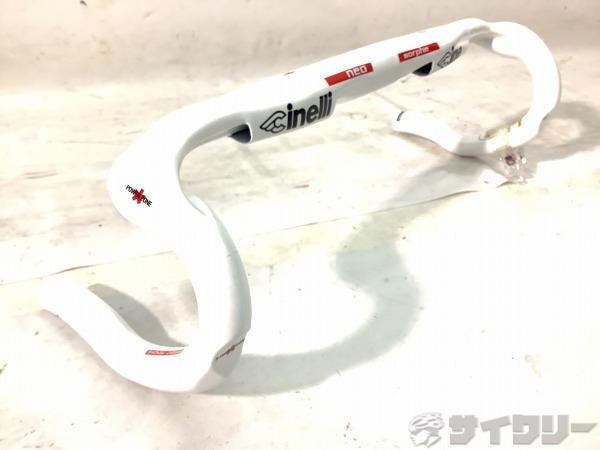 製品情報カテゴリハンドル関連 ハンドル ドロップ メーカーチネリ年式-色状態ランクA(未使用品)送料サイズ小型サイズハンドル幅：440クランプ径：31.8パーツ色：ホワイト状態コメント未使用品です。保管状態により、若干の擦れなどございます。...