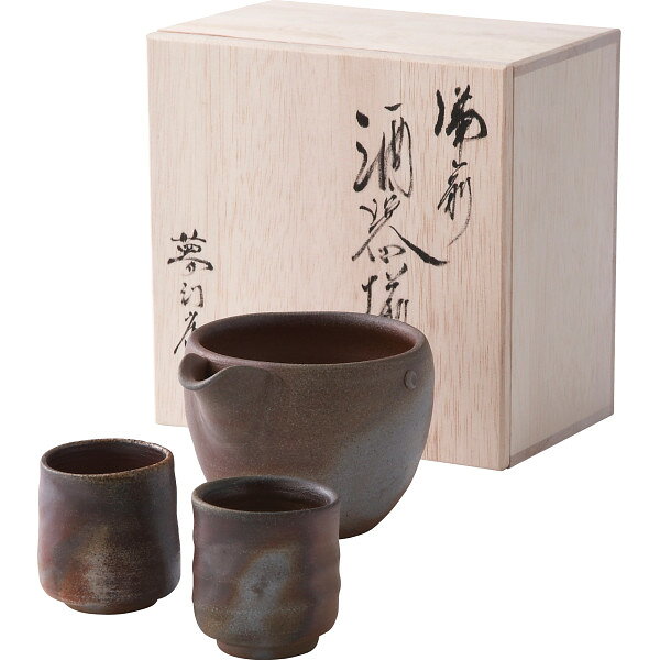 商品説明■土のぬくもり、土と炎が作り出す、自然のままの美しさ 片口酒器と酒呑をセットにした酒器揃です。素朴な中にも趣のある片口酒器と酒呑。お一人でも、ご夫婦でもお楽しみいただけます。●注器(容量=約330ml)1、ぐい呑(容量=約70ml)2