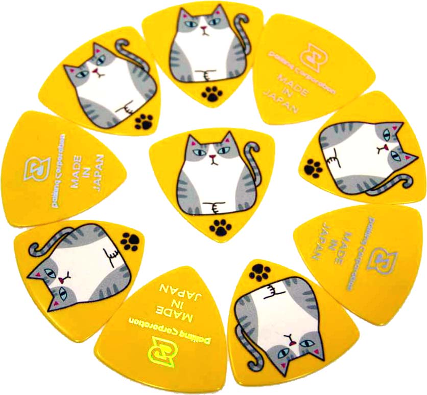 Daikingオリジナルデザインのサバシロ0.75mmピック10枚セットです。 材質＝硬質塩ビ 厚さ＝0.75mm カラー＝黄色 日本製の研磨の違いを感じていただけます。研磨の悪いピックは弦の寿命に影響する場合があります。