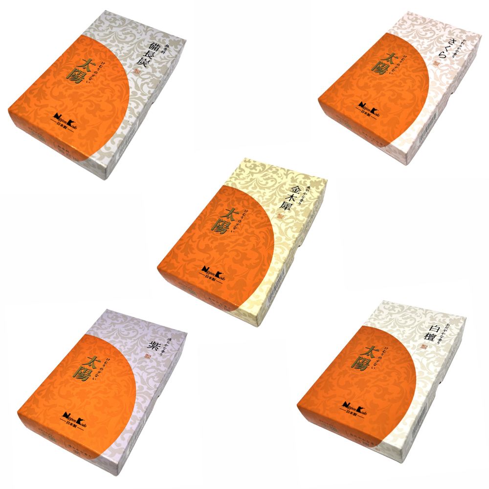 【商品情報】 ●メーカー：日本香堂 ●箱寸法：幅10cm×奥行16.2cm×高さ3.6cm ●内容量：約100g ●線香サイズ：約14.0cm ●煙量：さくら・白檀・紫（すみれ）かなり少ない　　金木犀・備長炭 ほとんどない ●燃焼時間：約2...