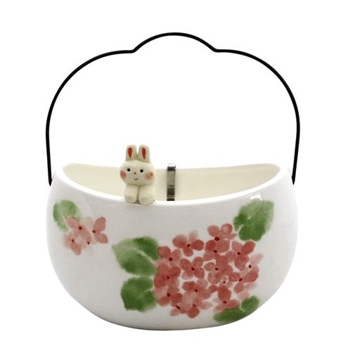 サイズ:本体:高さ10x幅14x奥行7cm 素材:陶器 豊大窯作手作りの線香鉢。兎が窓から覗いてとっても可愛いです。