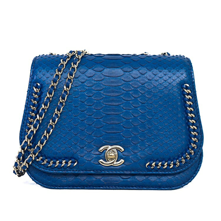 ブランドシャネル CHANEL 　 商品名ダブルチェーンショルダーレディースバッグ クロスボディーバッグ 原産国イタリア シリアル/製造ロット23番台（シールあり） 素材パイソン ラムスキン 色ゴールド金具 ブルー 商品仕様・内側：オープン...