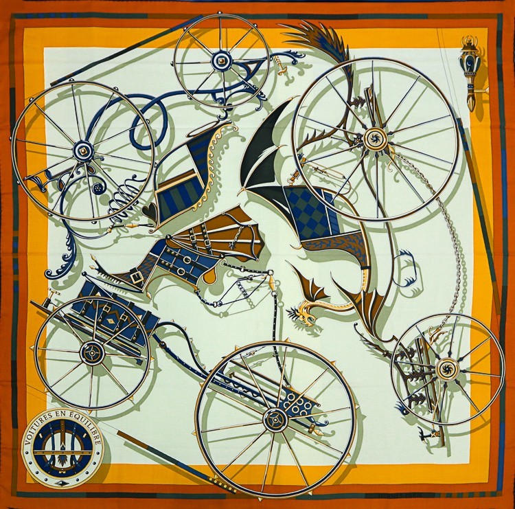ブランド HERMES エルメス 商品名 カレジェアン カレ140Voitures en Equilibreヴォワチュール アン エキリーブルカシシル 大判ストール 品番 H244027S 素材 カシミア70％シルク30％ 色 テラコッタマ...