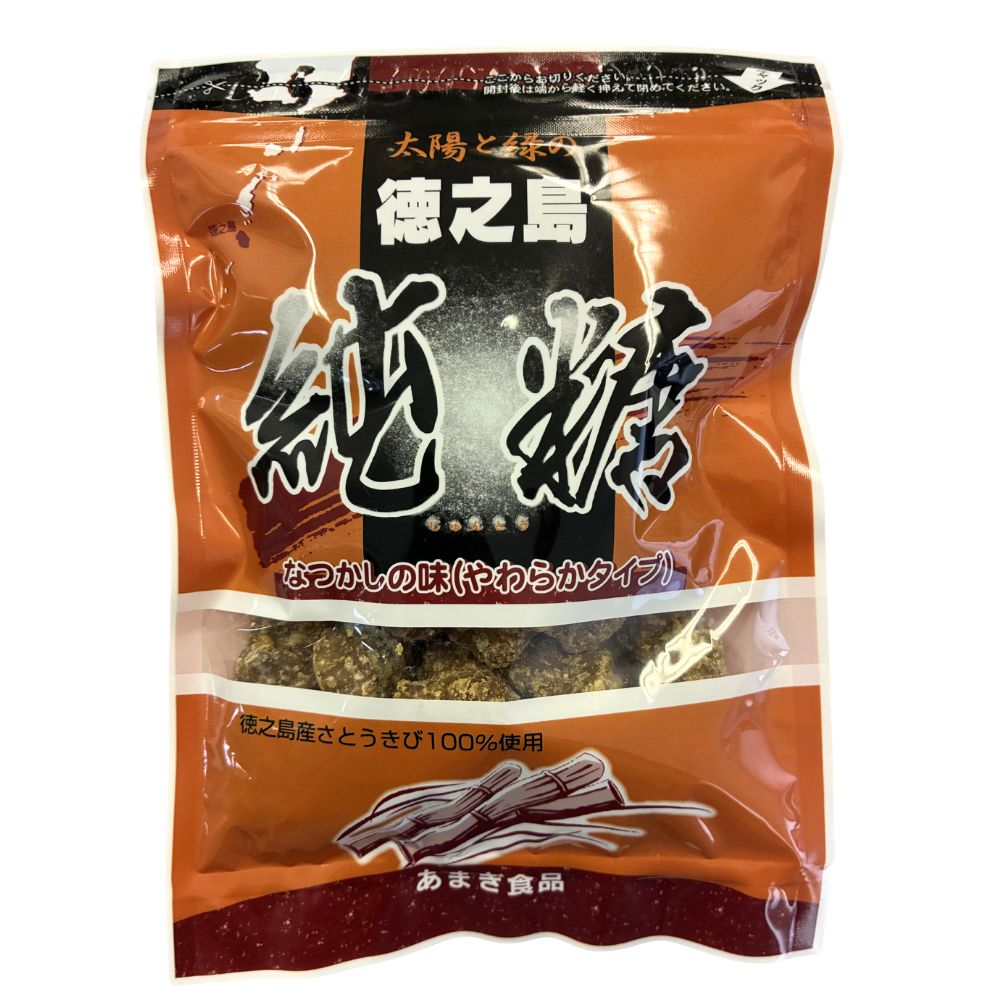 徳之島産さとうきび100％使用。昔ながらの製法で仕上げた、やわらかタイプの純黒糖です。 徳之島の豊かな自然と太陽の恵みを受けて育ったさとうきびだけを使用し、昔ながらの製法で丁寧に炊き上げました。 やわらかく食べやすい食感で、さとうきび本来の...