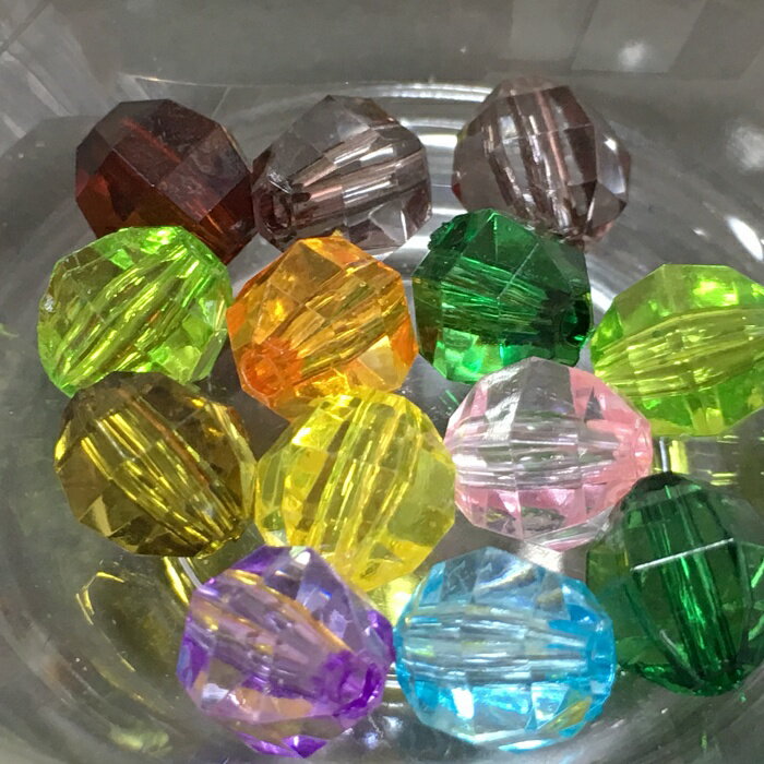 【商品名】 【アクリルビーズ】 ラウンドカット 【形】 ミックス 【サイズ】 約8mm 【1パックあたりの量】(個数は画像を参照下さい。) 約3g（約13個） 【穴径】 約1.5mm 【ミックスビーズに関しまして】 ●ミックスのため、画像サ...