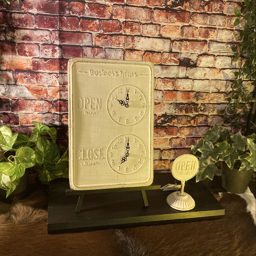 アイテムインフォメーション サイズ◆[時刻パネル] ※横:約20.5cm,高さ:約30.5cm,厚み:約2.8cm,重さ:約0.3kg ◆[OPENスタンド] ※横:約7.7cm,高さ:約14cm,厚み:約7.7cm,重さ:約0.2kg 素...