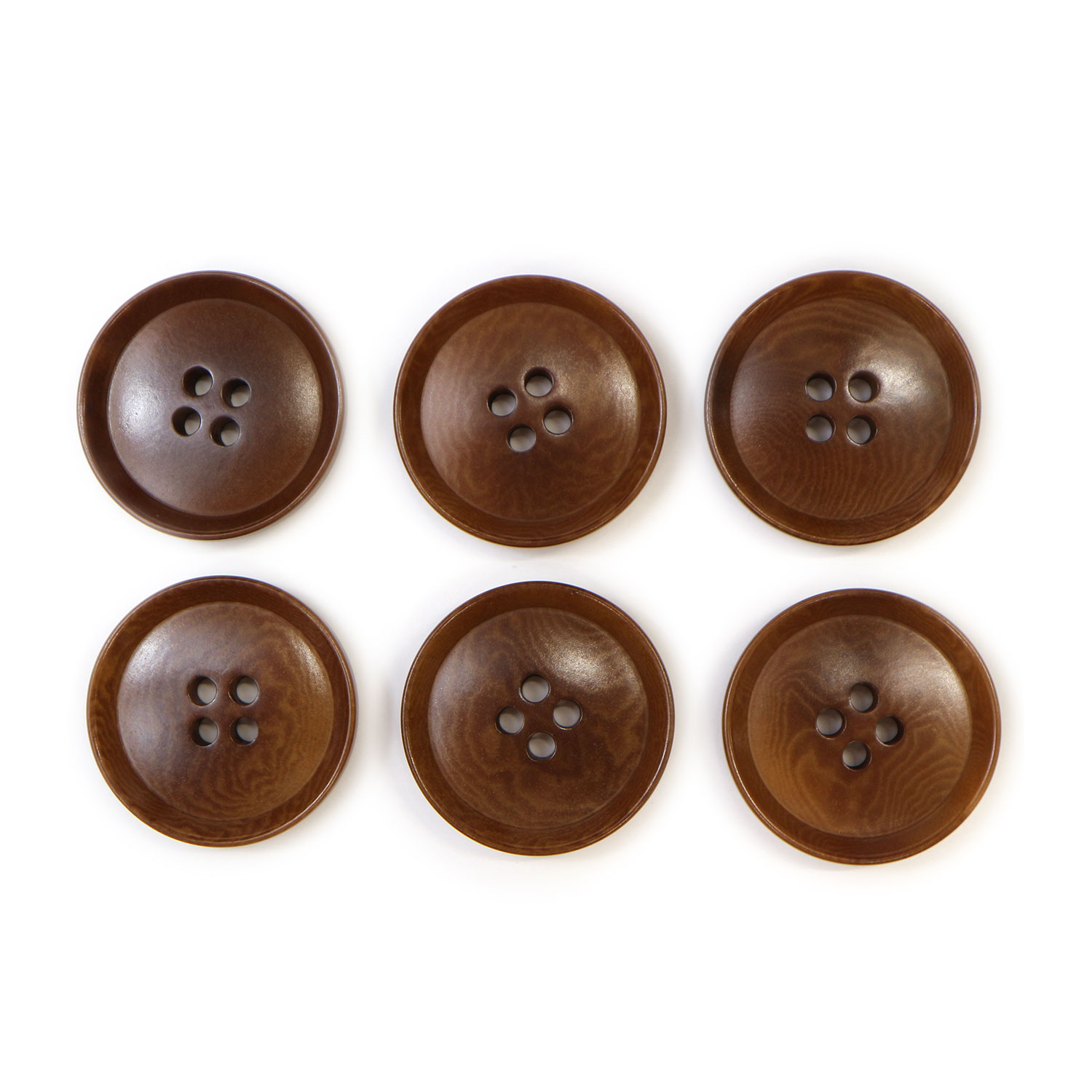 ●【サイズ】直径約25mm 【1粒の厚み】約5mm 【1粒の重さ】約2.1g●【数量】6個入り 【ボタンの形】四つ穴ボタン 【材 質】椰子の種●【カラー】ブラウン 【模様について】ナットボタン特有の風合いがあります。●【特徴】フチが薄いデザ...