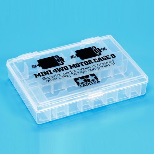 片軸・両軸のモーター形状を問わず8個まで収納できるモーターケース ●モーターを保持するガイドが付いて、持ち運び中にモーター同士がぶつからないのもポイント。 ●ケース本体とフタはクリヤー、フタにはモーターのイラストや文字をブラックで印刷しまし...