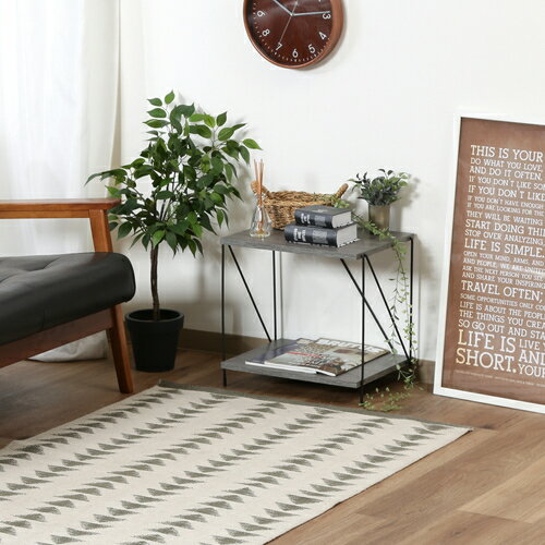 棚板の穴にワイヤーフレームを差し込むだけで完成する「ワイヤーロックシステム」を採用したシリーズで、手軽におしゃれなインテリアを楽しめます。 構造部材(フレーム):金属(鋼)。表面加工(フレーム):エポキシ樹脂塗装。表面材(棚板):プリント紙...