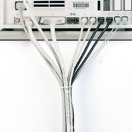 必要な長さにカットして、あふれるケーブルを簡単結束です。あふれるケーブルをまとめて結束可能です。必要な長さにカットできます。(カッター付)ねじるだけの簡単結束です。 サイズ/幅3mm、長さ20m。カラー/ホワイト。 使用用途を守ってご使用く...