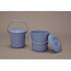 ホース掛け部があるので、ホースを引っ掛ければ楽に水をためられます。フタ（別売）をすればペール（ごみ箱）としても使用できます。アイリスオーヤマの【フタ別売】 バケツをDCMでは販売しております。その他の生活雑貨・介護用品も多数取扱っております...