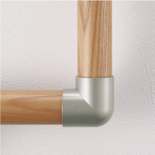 手すり用部品 ●手すり棒を直角にとめる事ができます。 ●材質:亜鉛合金。 ●付属品:皿タッピングネジ3.0×20mm(2本)。 ●対応丸棒サイズ:35mm。 ●カラー:シルバー。 ●手すりを取り付ける以外には使用しないでください。 ●浴室や...