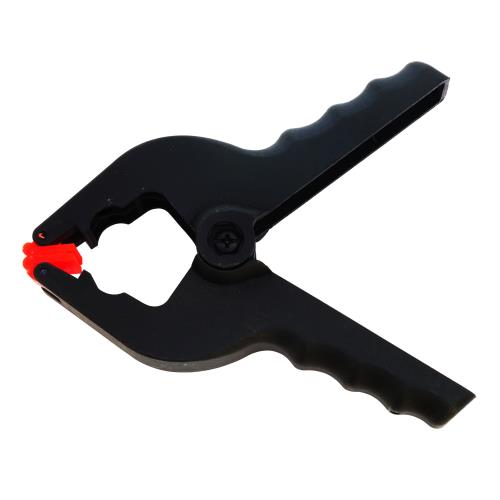 軽量タイプのスプリングクランプです、 ●加工材の固定に。 ●SSPOWERのPCスプリングクランプをDCMでは販売しております。その他の締付け・固定工具も多数取扱っております。 ●口開：60mm。 ●用途以外のご使用はおやめください。