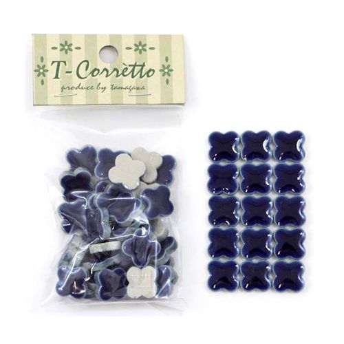 タイルアートや小物の装飾に! ●豊富なカラーと形がある小さくてポップなタイル。 ●お好みの形や色を自由に組み合わせてオリジナルのハンドメイド作品が作れます。 ●サイズ:14mm花。 ●カラー:コバルトブルー。 ●入り数:35個。 ●写真の色...