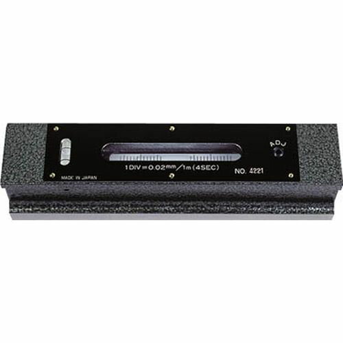 幅(mm):48。厚み(mm):45。長さ(mm):200。感度(mm):0.02。精度:2目盛以内。主気泡管の目盛誤差は2目盛以内。 お届け時間の指定は承れません。ご了承ください