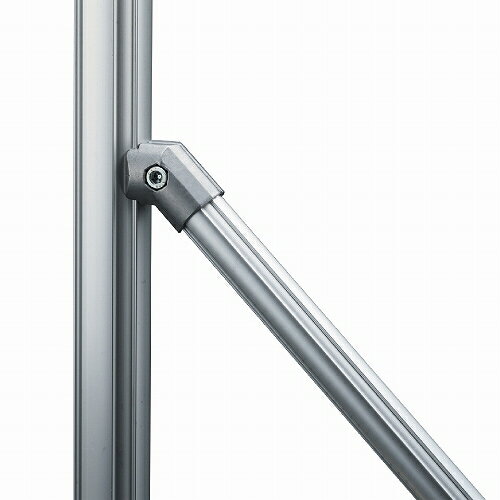 ●フレームSとフレームNを45度に連結できるコネクタです。 ●組立には六角棒レンチ4(ミリ)を使用。 ●重量/22g。 ●材質/アルミダイカスト、ボルト・ナット部:鉄。 ●製品に同梱の「使用上のご注意」を必ずご確認ください。