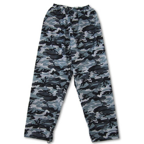 迷彩柄のカジュアルヤッケパンツ。汚れが付きにくいはっ水加工をしました。 ●素材は汚れが付きにくいナイロン100%にはっ水加工を施し、風よけに最適です。 ●ナイロン100%。 ●グレー。 ●M。 ●防水ではありませんのでレインウェアとしてはご...