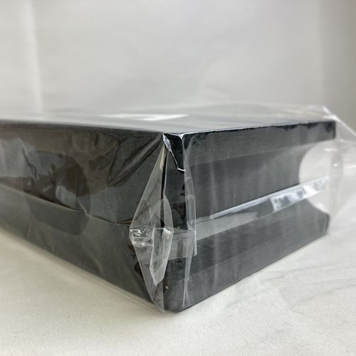 ディスプレイやインテリアにオススメ! ●コンクリートブロックをかたどった発泡スチロール製のブロックです。 ●ハーフサイズ。 ●軽くて丈夫なことで知られており、化粧板を重ねてラックにしたり、インテリアや店舗ディスプレイとしても良くつかわれてお...
