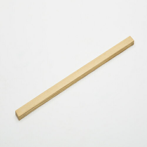 DIYに最適な木材です。加工性に優れています。 ●樹種:ホワイトパイン ●商品サイズ:厚み15x巾30x長さ910mm。 ●天然木を使用しているため、実際の商品は画像と一部異なる場合がございます。