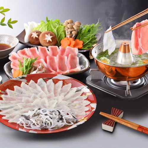 ★ 海と丘の贅沢コラボレーション！ ★関とら本店がお届けする【真ふぐ×鹿児島黒豚】食べ比べしゃぶしゃぶ● 海の恵み：国産 真ふぐ（霜降り刺身・しゃぶしゃぶ用）熟練の技で捌かれた、とろけるような真ふぐの旨味。まずは刺身で、次にしゃぶしゃぶで、...