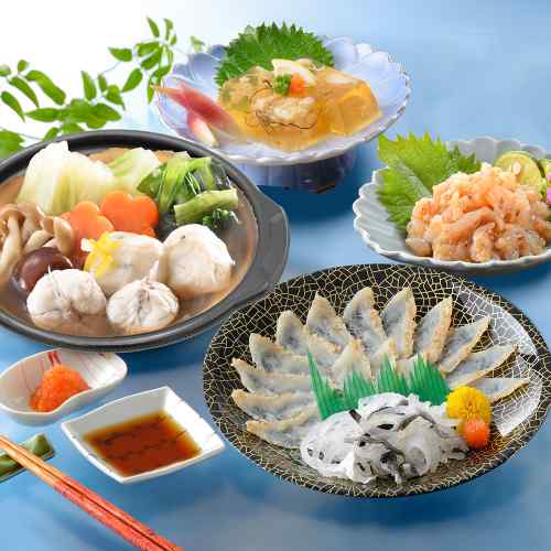 ◆◇ 関とら本店 真ふぐ尽くし豪華セット ◇◆下関の老舗が贈る、至福のふぐ体験をご家庭で！★ 真ふぐたたき刺身熟練の職人が仕上げる、香ばしい真ふぐのたたき。噛むほどに広がる旨味と奥深い風味をご堪能ください。★ 個食 真ふぐ寄せ鍋電子レンジで...