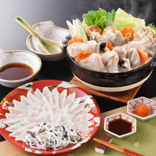 ★☆ 豪華絢爛！関とら本店 ふぐ料理セット ☆★下関の匠の技が織りなす、至福の味わいをご家庭で。● 熟練の調理師が丹精込めた逸品下関のベテラン調理師が、一枚一枚丁寧に盛り付けた真ふぐ霜降り刺身。透き通るような美しさと、とろけるような舌触りを...