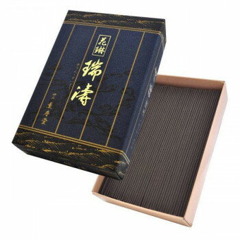 シャム沈香を上品に際立たせた香りのお線香です。ベトナム産シャム沈香、天然白檀、麝香を配合。あくまで主役のシャム沈香の香りを強調した香りで、漢薬系の香りを漂わせながら沈香そのものの香りも楽しんでいただけます。サイズ線香長さ:約13.5cm個装...