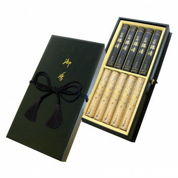 お盆やお彼岸の折に、ご先祖様や故人に真心伝える香りのお供えを。「飛燕」と「瑞涛」を詰め合わせたご進物用お線香です。飛燕は沈香木、白檀、丁子などの天然漢薬、フランス産香水をブレンドし、香木の持つ重厚さと香水の華やかさを持つお線香。瑞涛はベトナ...