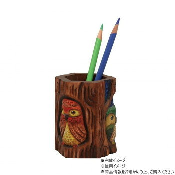 木彫りの鉛筆立てです。サイズ完成サイズ:80×69×95mm個装サイズ：12×13×3cm重量100g個装重量：100g素材・材質しな又はイエローポプラセット内容側板(95×40×10mm)×6、底板(64×55×2.5mm)×1、紙やすり...