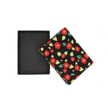 花筐から新アイテムが登場しました。サイズ約縦17.5×横13×深さ4.5cm(蓋こみ)個装サイズ：21×16×8cm重量個装重量：215g素材・材質レーヨンちりめん、エンボス紙生産国中国花筐シリーズ　人気のラインアップ