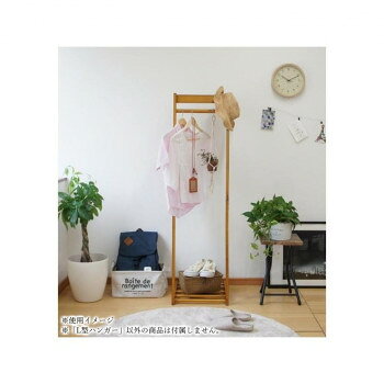 お部屋に置いても邪魔にならないコンパクトサイズのハンガーラックです。圧迫感がないので場所を選びません。玄関先に置いても使いやすいサイズです。L字型のスタイリッシュで使いやすいデザインが魅力。温もりのある天然木を使用しています。下棚には、収納...