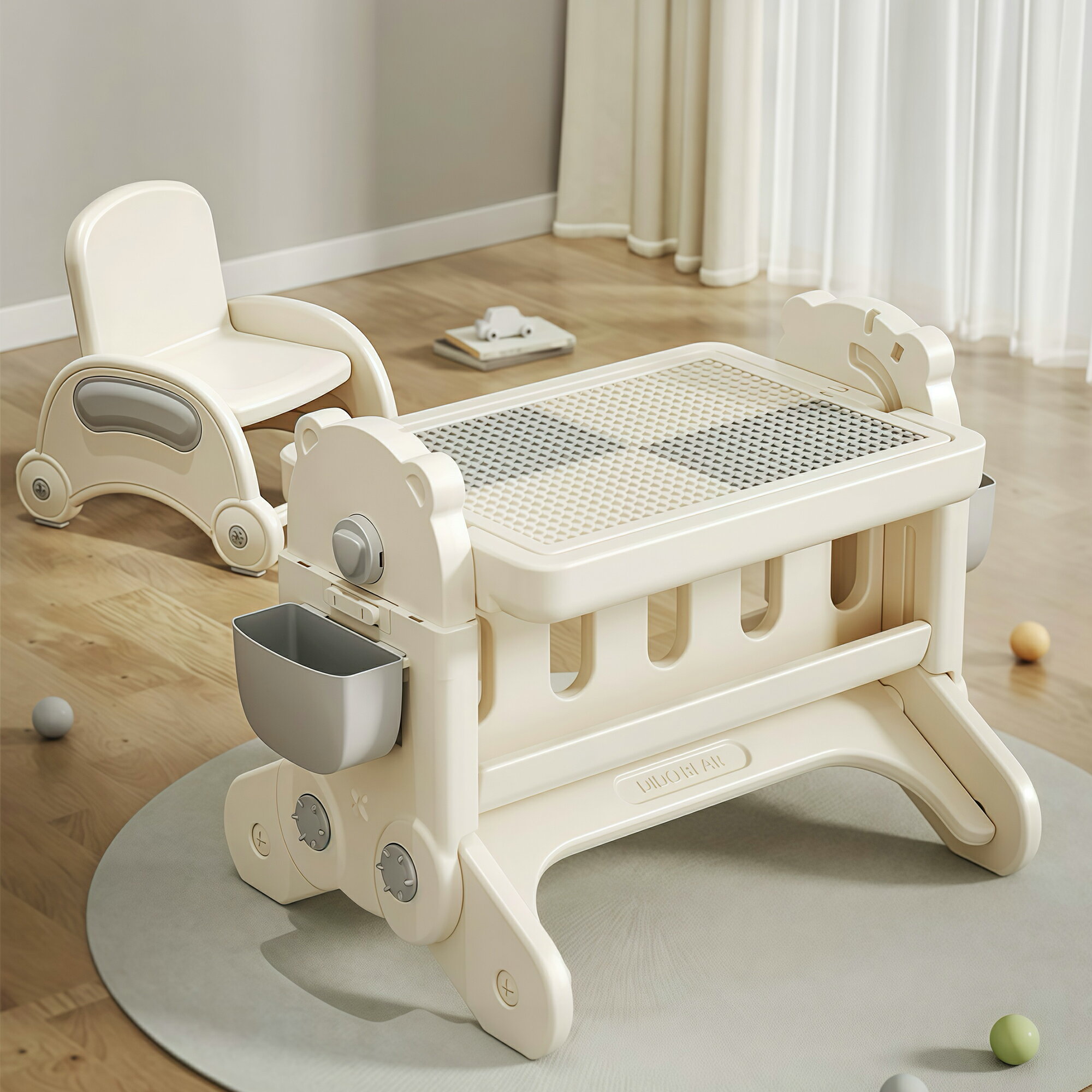 【商品特徴】 【多機能テーブル＆チェアセット】 使わないときは折りたたんで収納でき、限られたスペースも有効活用。軽量でしっかりした作りのチェアは、移動も簡単で安全に使用できます。 対象年齢：3～7歳 耐荷重：チェア20kg／テーブル35kg...