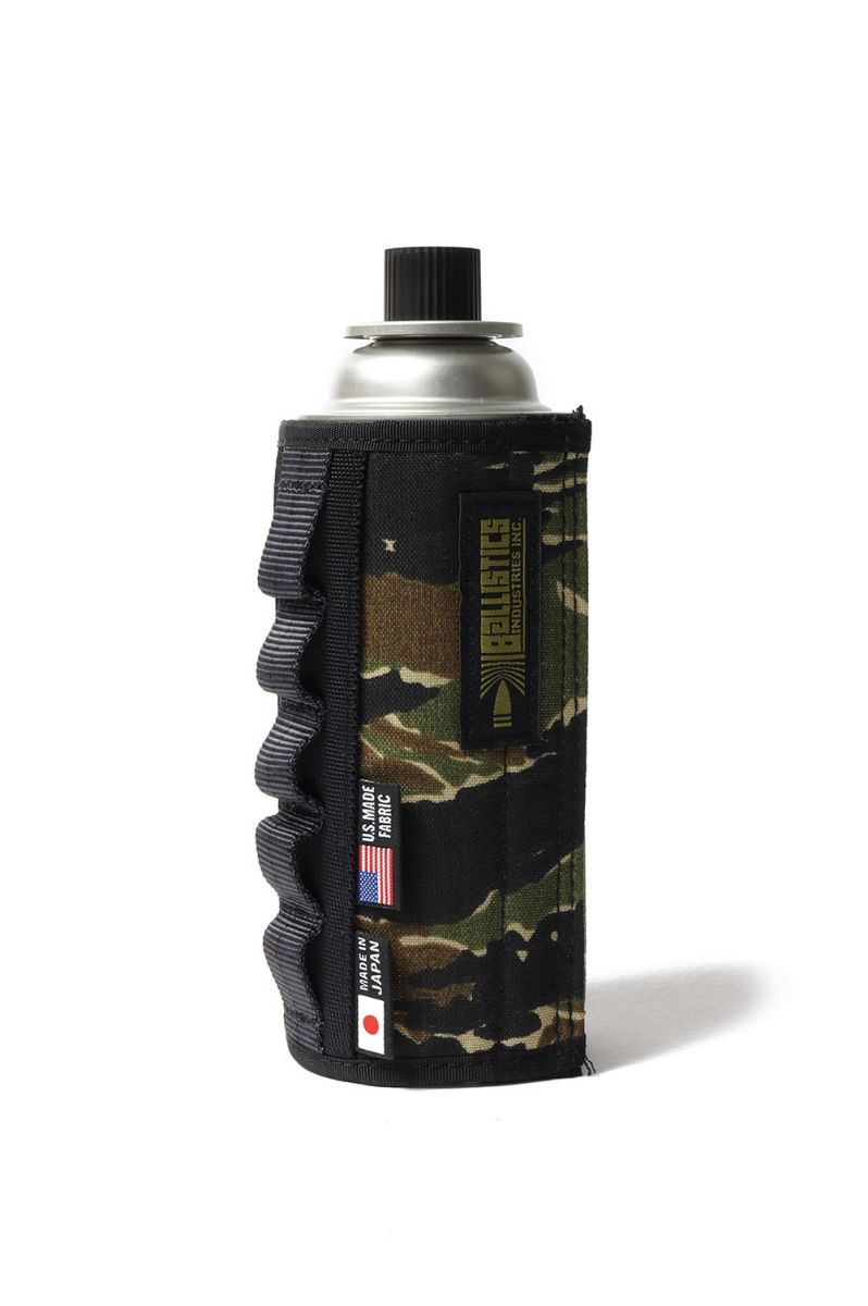 カセットガス缶、 ペットボトル、飲料缶、 某オートバッ●スオリジナルウエット ティッシュ等に巻きつけて使う装飾用カバー。 ベルクロにより 多少のサイズ調整（直径）が可能です。 注）当製品に炎や熱が及ぶ様な使い方は引火や爆発の恐れがあり大変危...