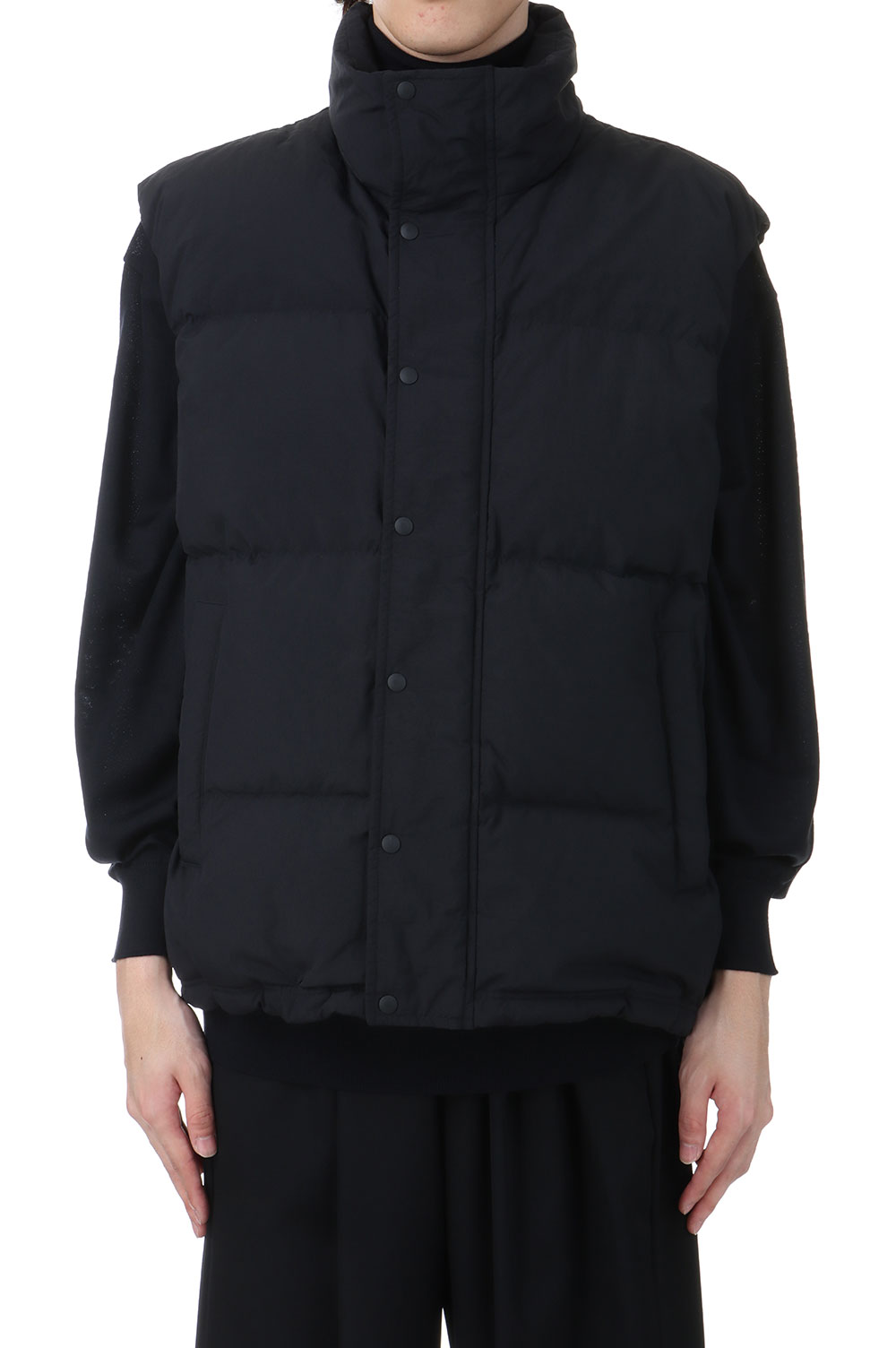 【特別価格】こちらの商品は特別価格のため、返品交換はご遠慮ください。着用者:身長184cm 体重60kg 着用サイズ:M サイズ表　サイズ着丈肩幅身幅2（M）77cm51cm66cm商品情報商品名STROLLER DOWN VEST - C...