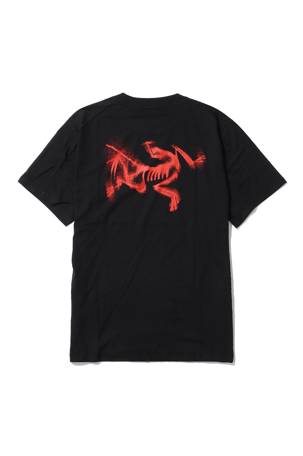 SUPIMAコットンで作られたショートスリーブTシャツ。 フロントにワードロゴ、背面には特大のバードワードロゴをプリントしています。 ※大変お問い合わせの多い商品のため、「お1人様 1点限り」とさせていただきます。下記のカラーもご用意してお...