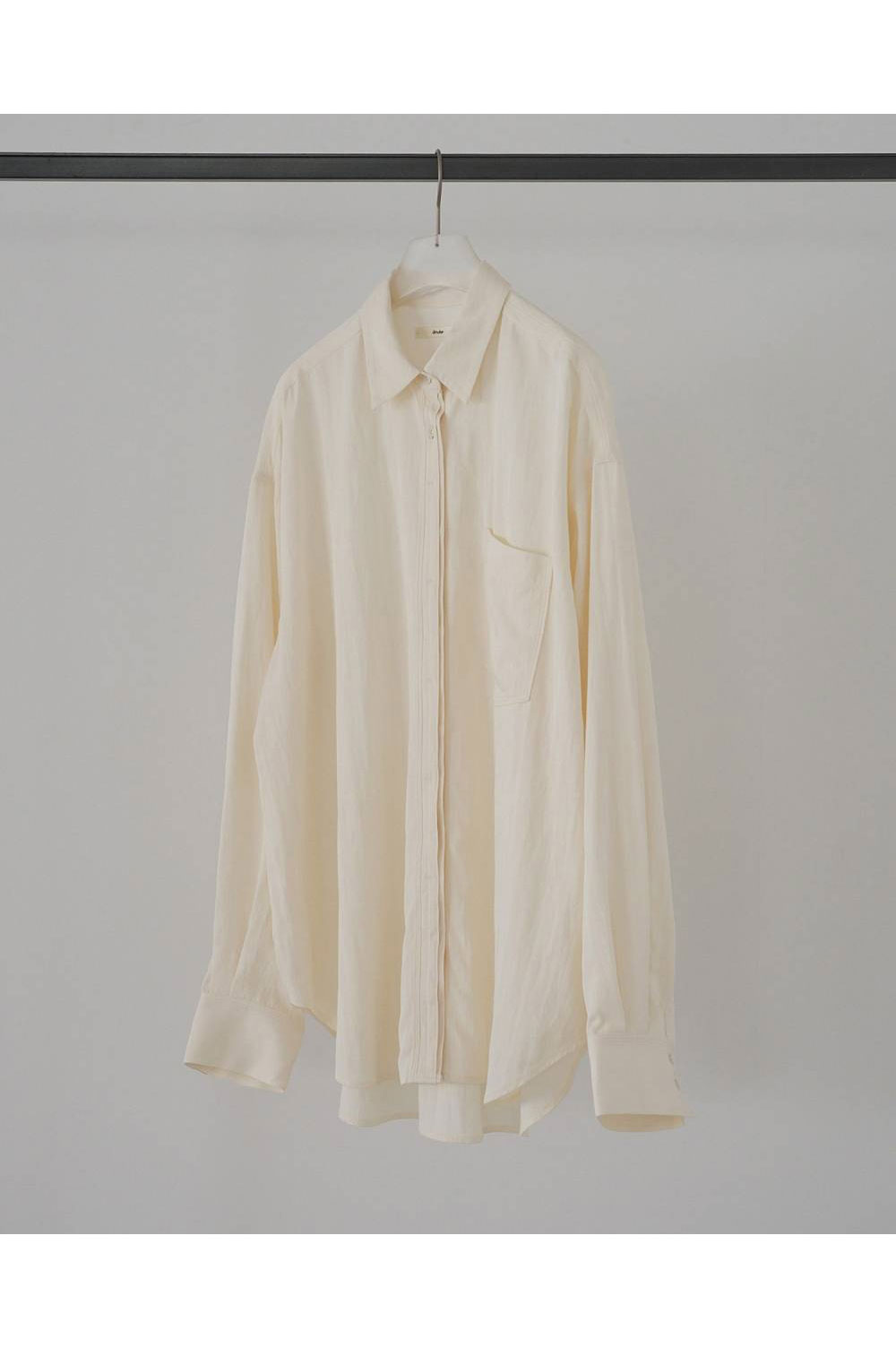 下記のカラーもご用意しておりますCHARCOAL GRAYCREAM サイズ表　サイズ着丈身幅肩幅袖丈F80cm69cm58cm58cm商品情報商品名Stitch Over Shirts - IVORY (62610417)素材rayon7...